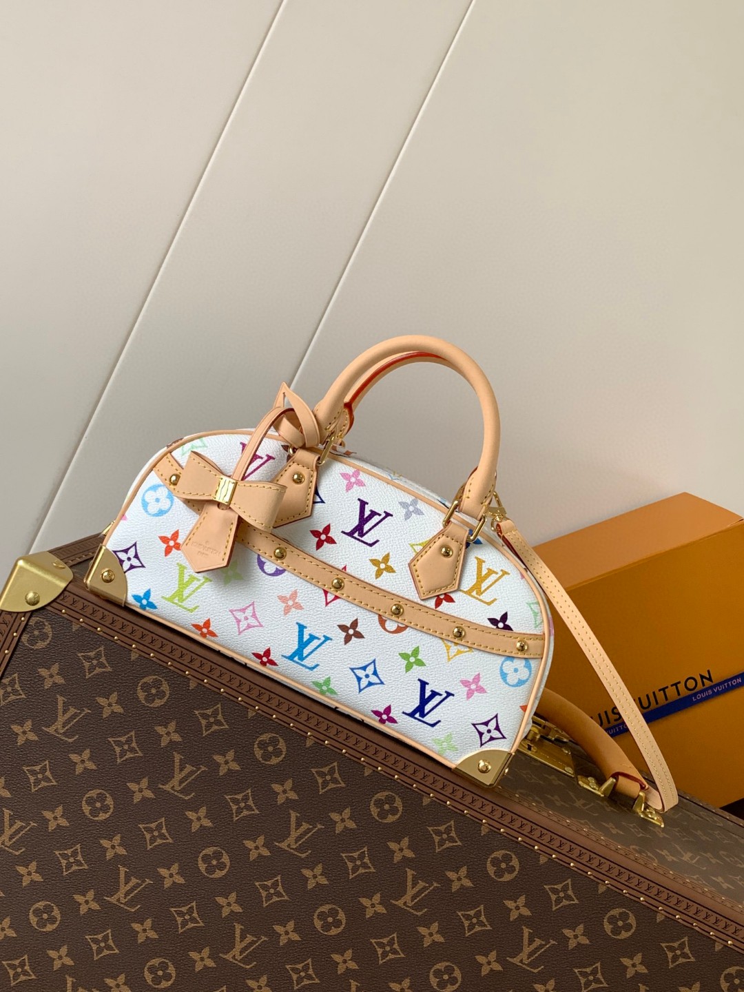 lv三聯包包|lv長夾|lv皮帶|lv圍巾|lv零錢包-盡在名牌姊線上購物網